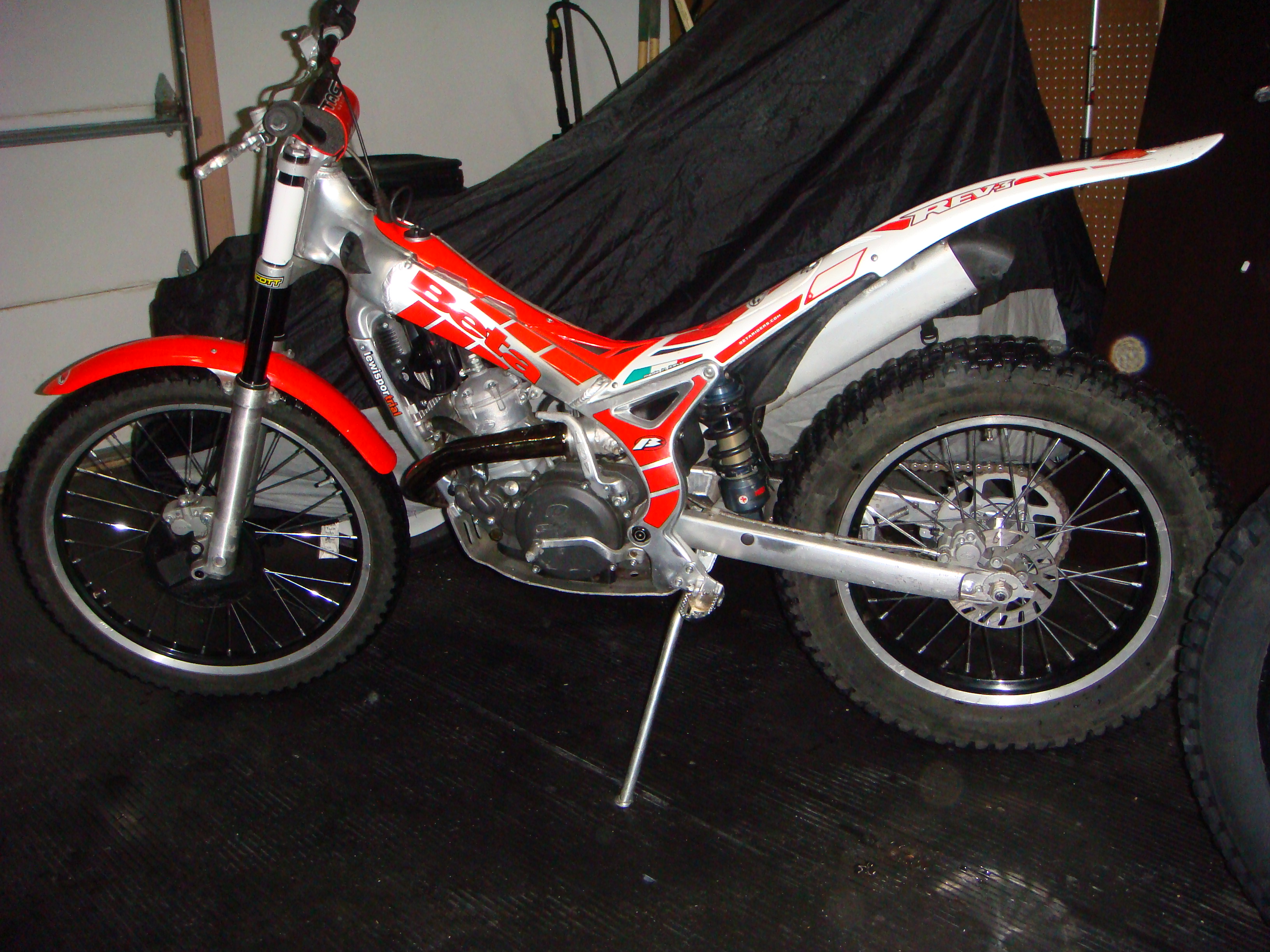 2004 BETA REV 3 Image 8 2004 BETA REV 3 Image 8