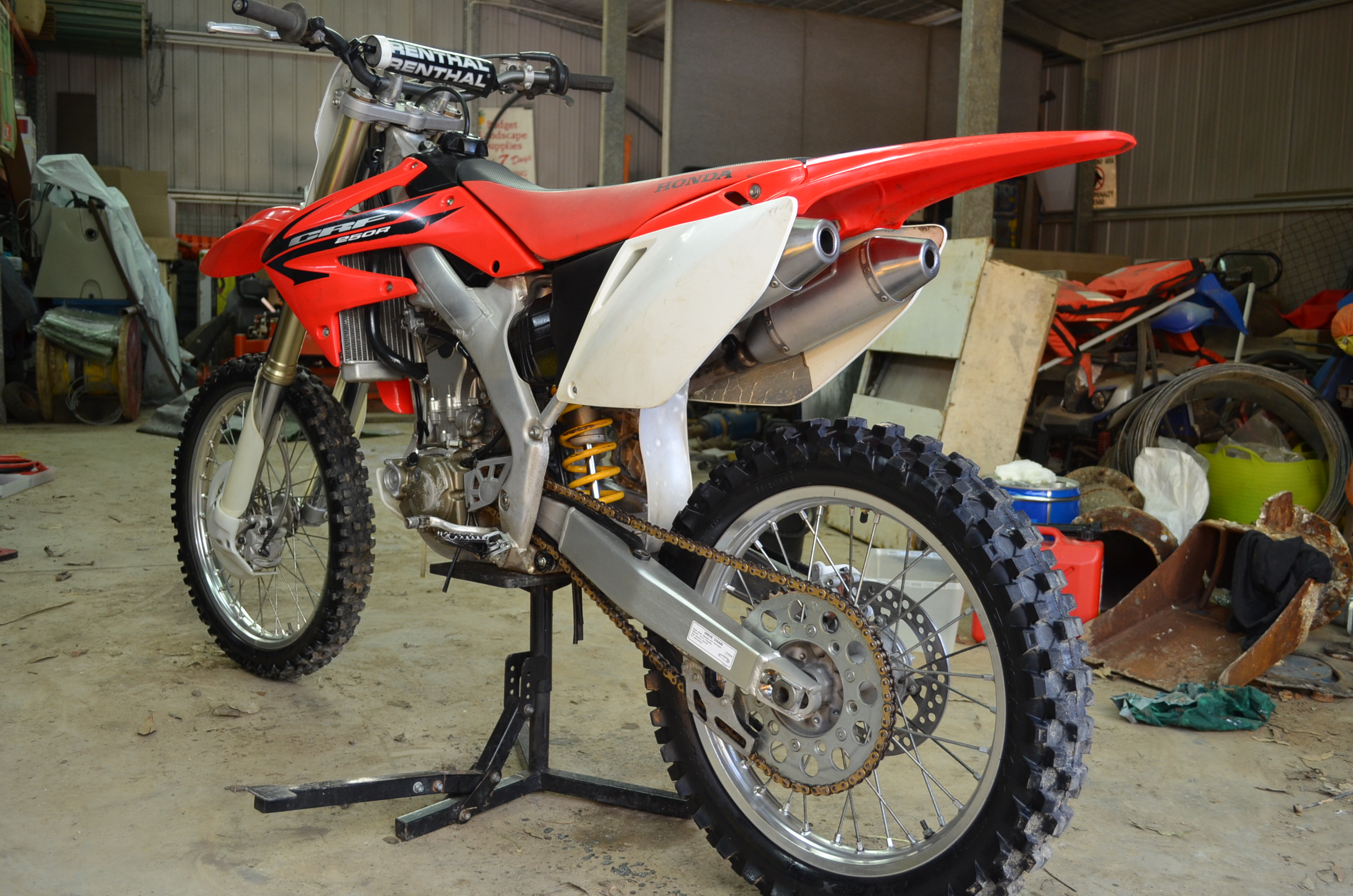 2006 HONDA CRF250R Image 8 2006 HONDA CRF250R Image 8