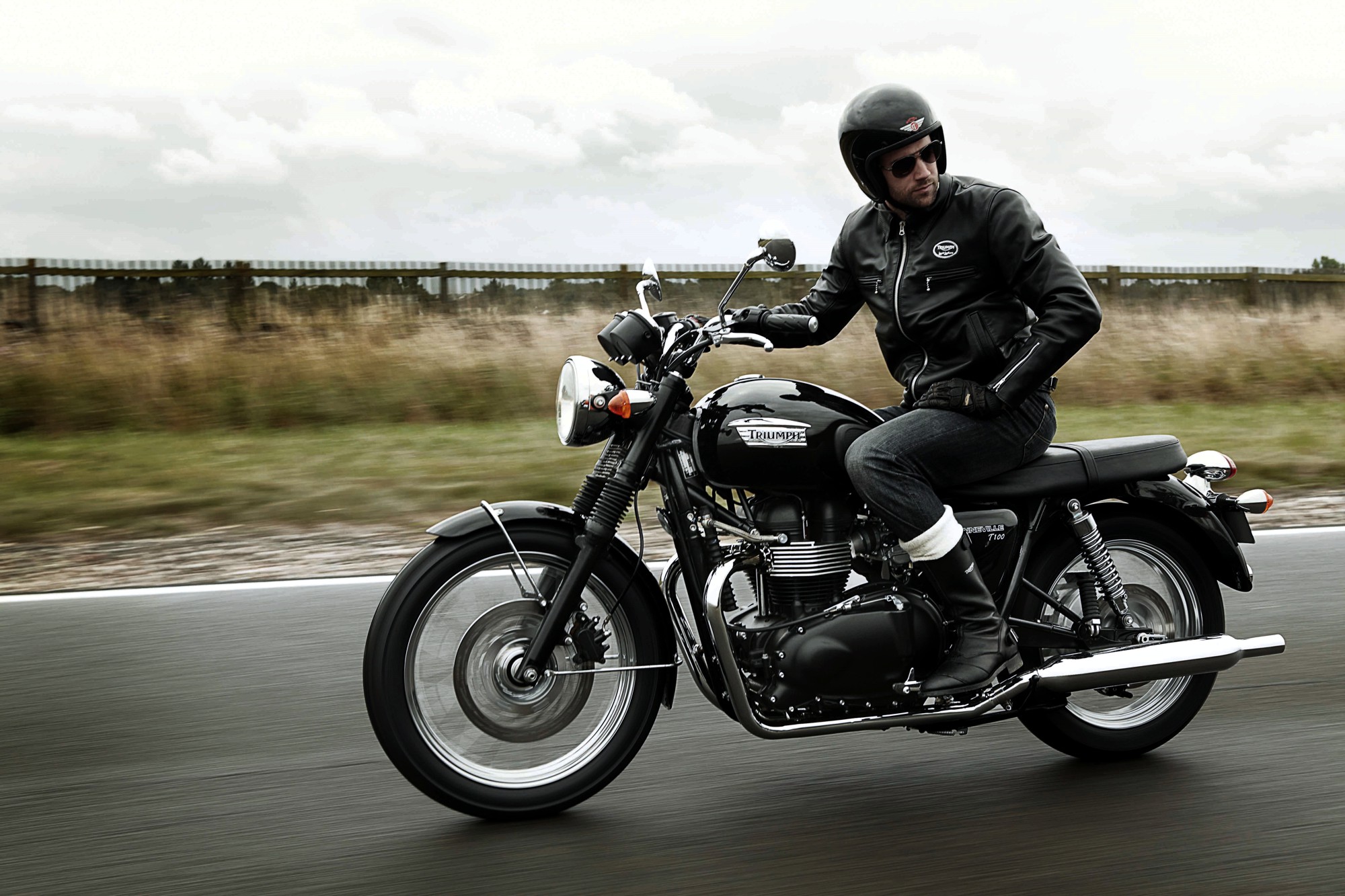 TRIUMPH T100 Image 4