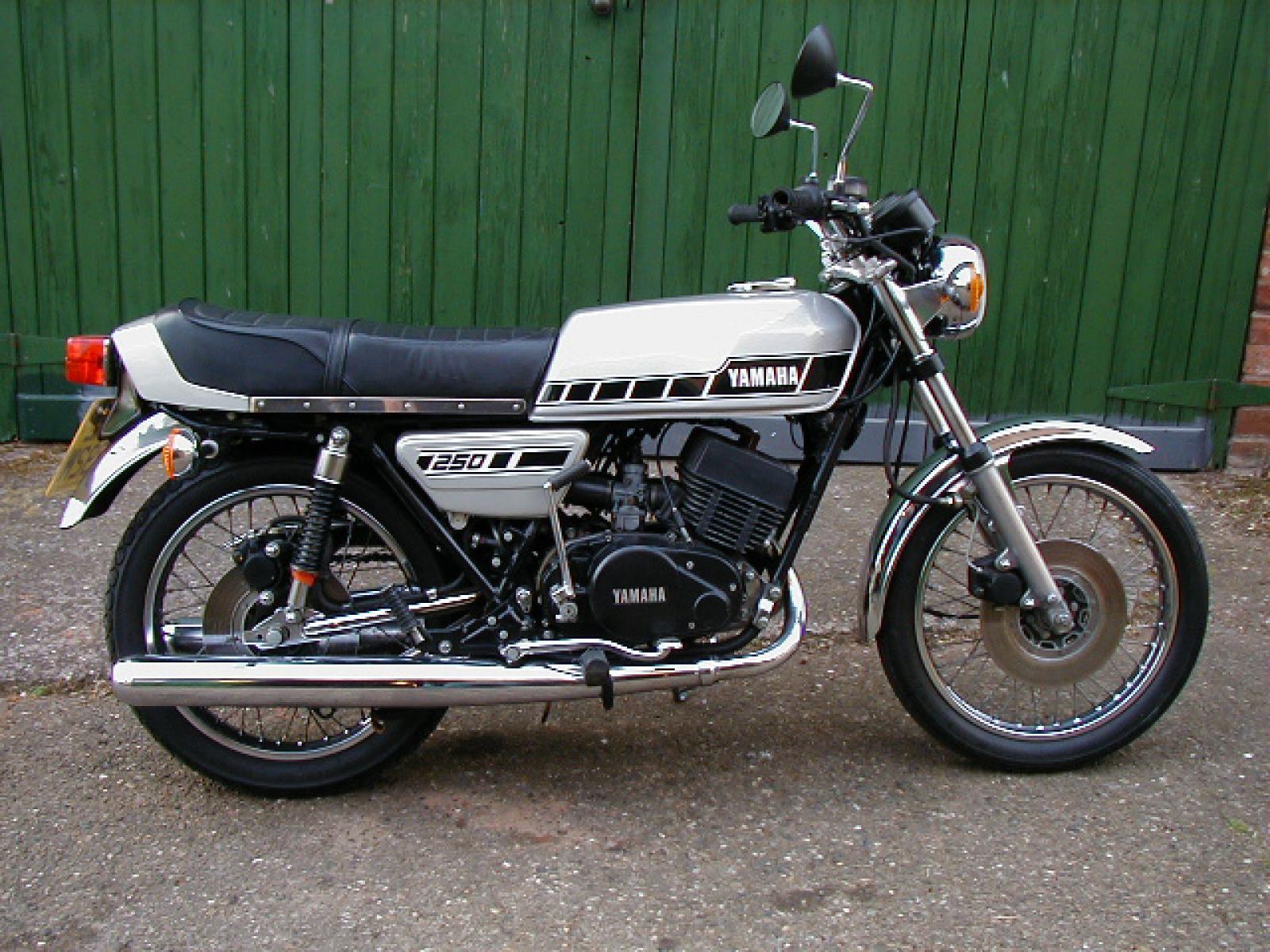 Yamaha Yamaha RD 250 Moto ZombDrive COM