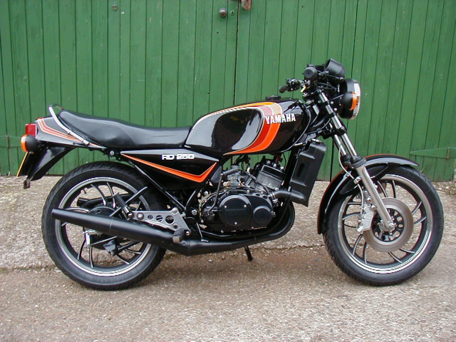 Yamaha Yamaha RD 250 LC Moto ZombDrive COM
