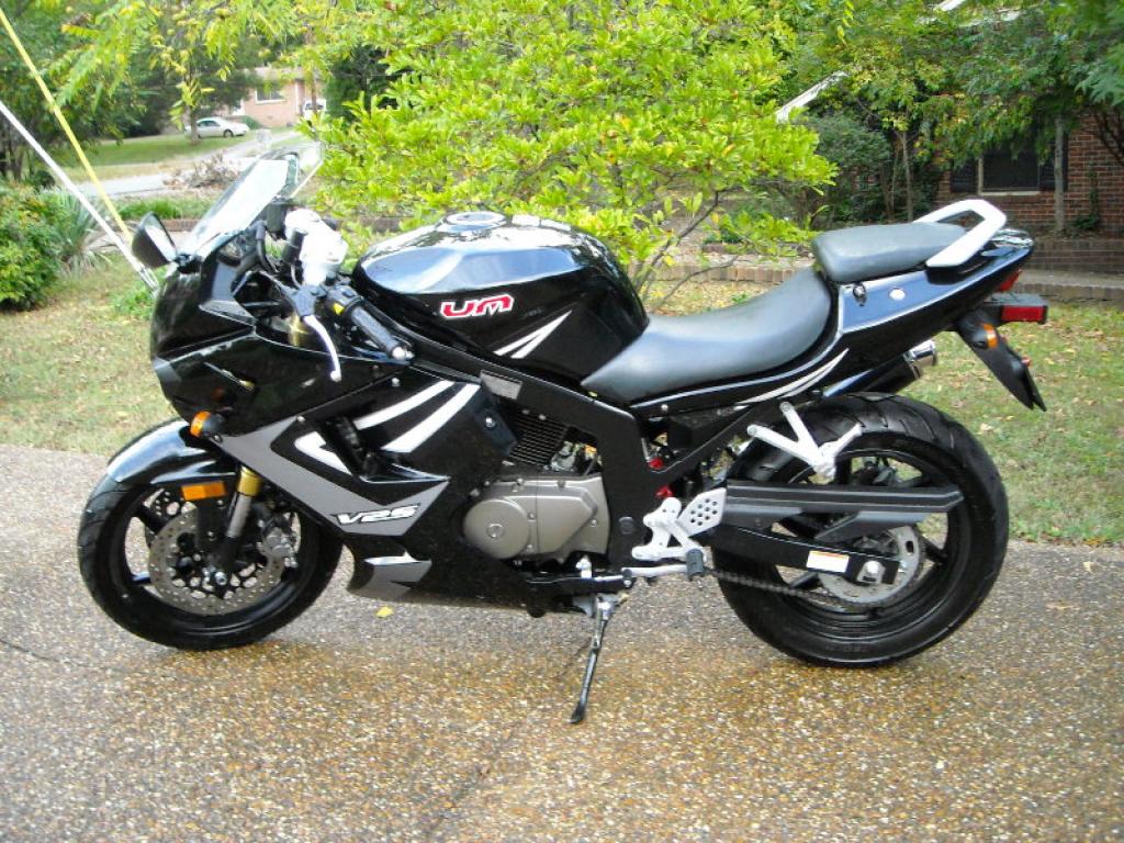 UM UM V2S 250R - Moto.ZombDrive.COM