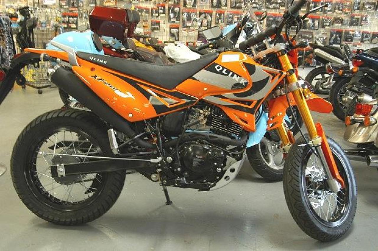 Qlink Qlink XF 200 - Moto.ZombDrive.COM