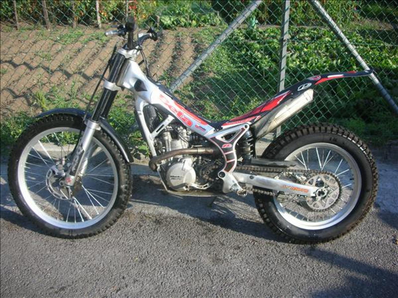 Beta Beta REV-4T - Moto.ZombDrive.COM