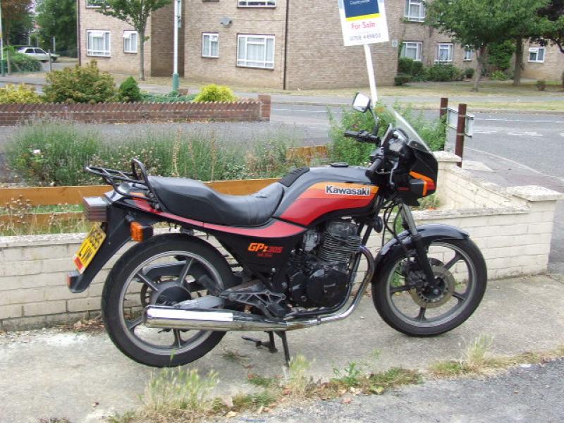 Kawasaki Kawasaki GPZ305 - Moto.ZombDrive.COM